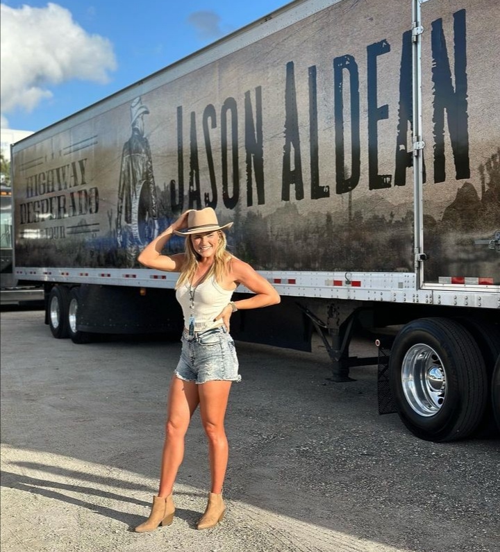 Lexi Thompson Turns Heads in Alluring Vampy Mini Dress and Thigh-High ...